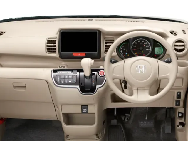 N-BOX（ホンダ）2011年12月〜2017年8月販売終了モデルの新車カタログ | 中古車情報・中古車検索なら【車選びドットコム】